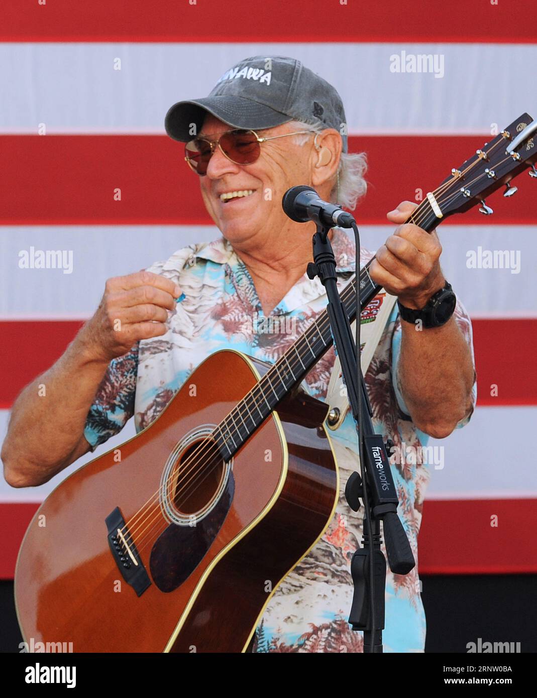 Jimmy buffett concert hi-res stock photography and images - Alamy