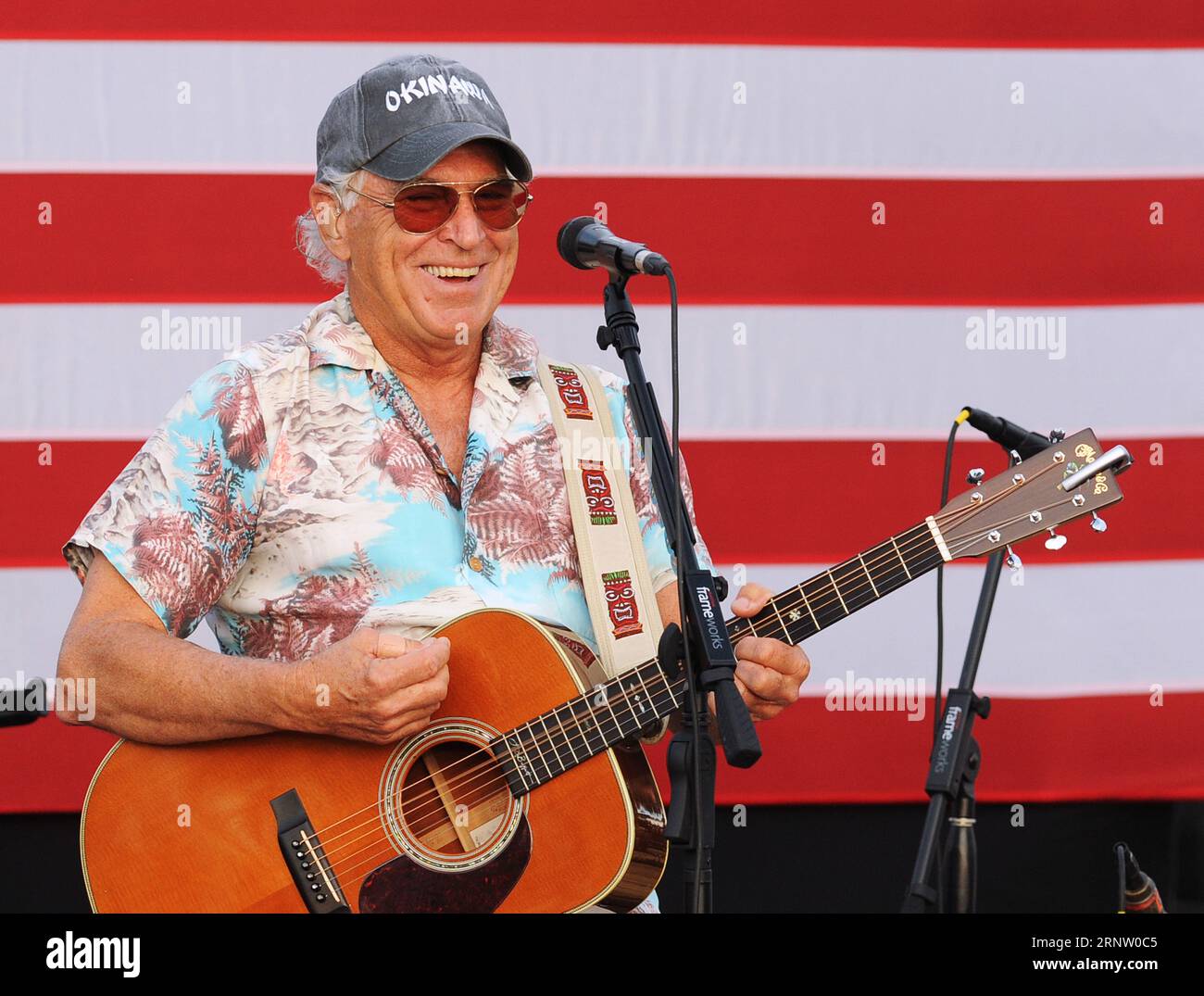 Jimmy buffett concert hi-res stock photography and images - Alamy