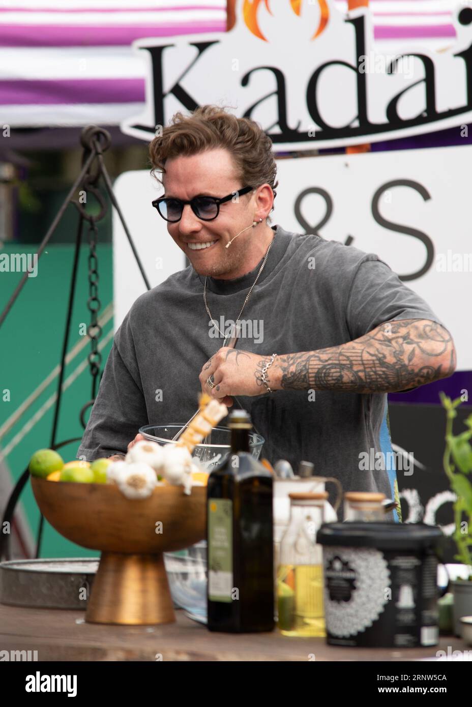 Maninthekitchen hi-res stock photography and images - Alamy