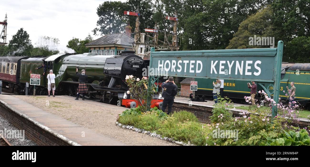 FLYING SCOTSMAN 60103 Steam Locomotive. LNER Class A3 "Pacific" locomotive built in 1923 ...