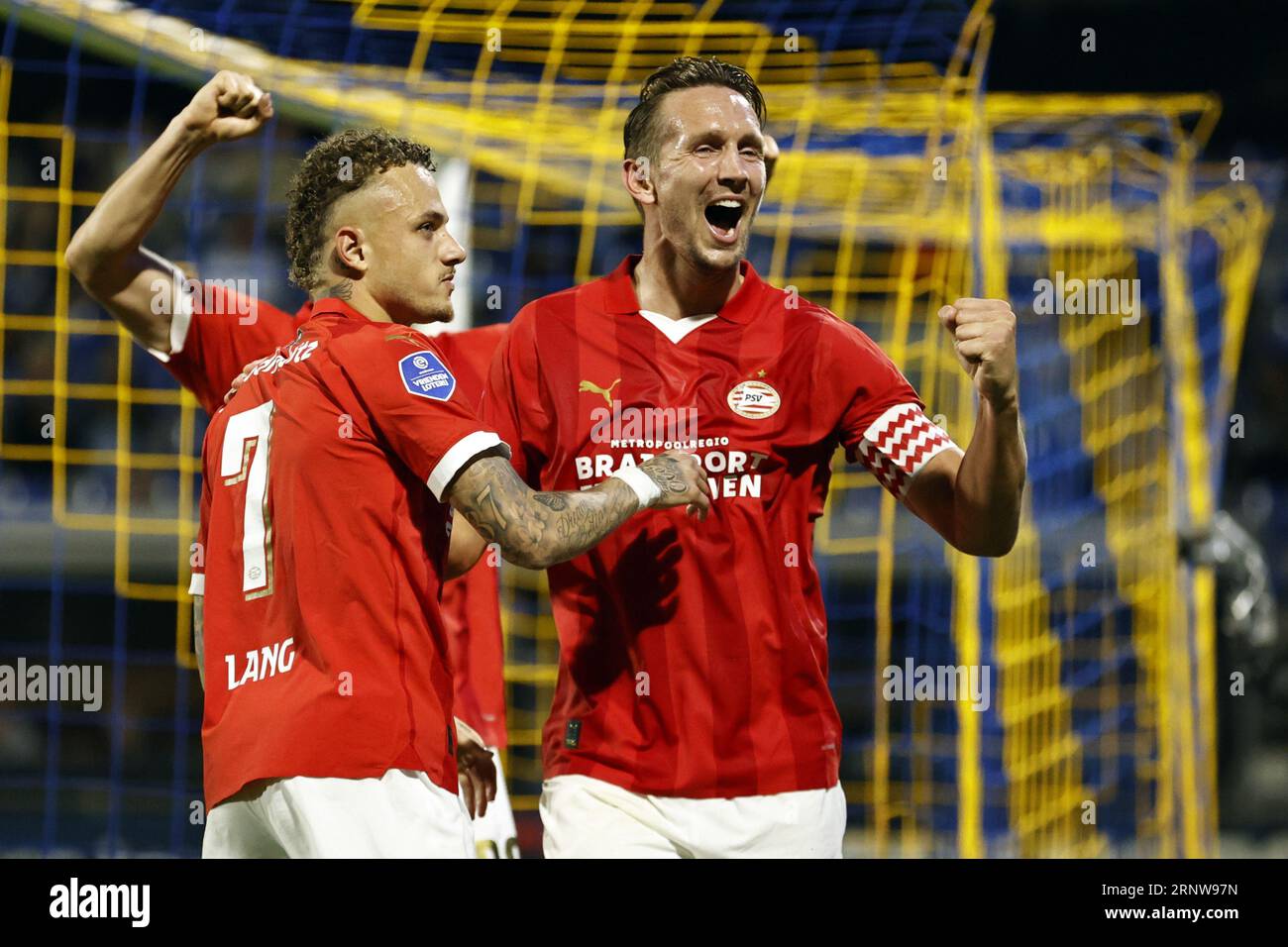 WAALWIJK - (l-r) Noa Lang of PSV Eindhoven, Luuk de Jong of PSV Eindhoven celebrate the 0-2 ...
