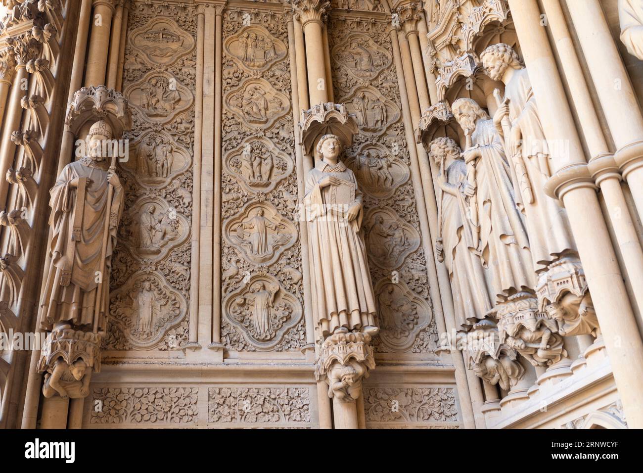 Ecclesiastical sculptures hi-res stock photography and images - Alamy