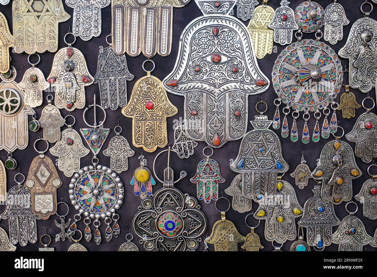 Fatima hands hi-res stock photography and images - Alamy