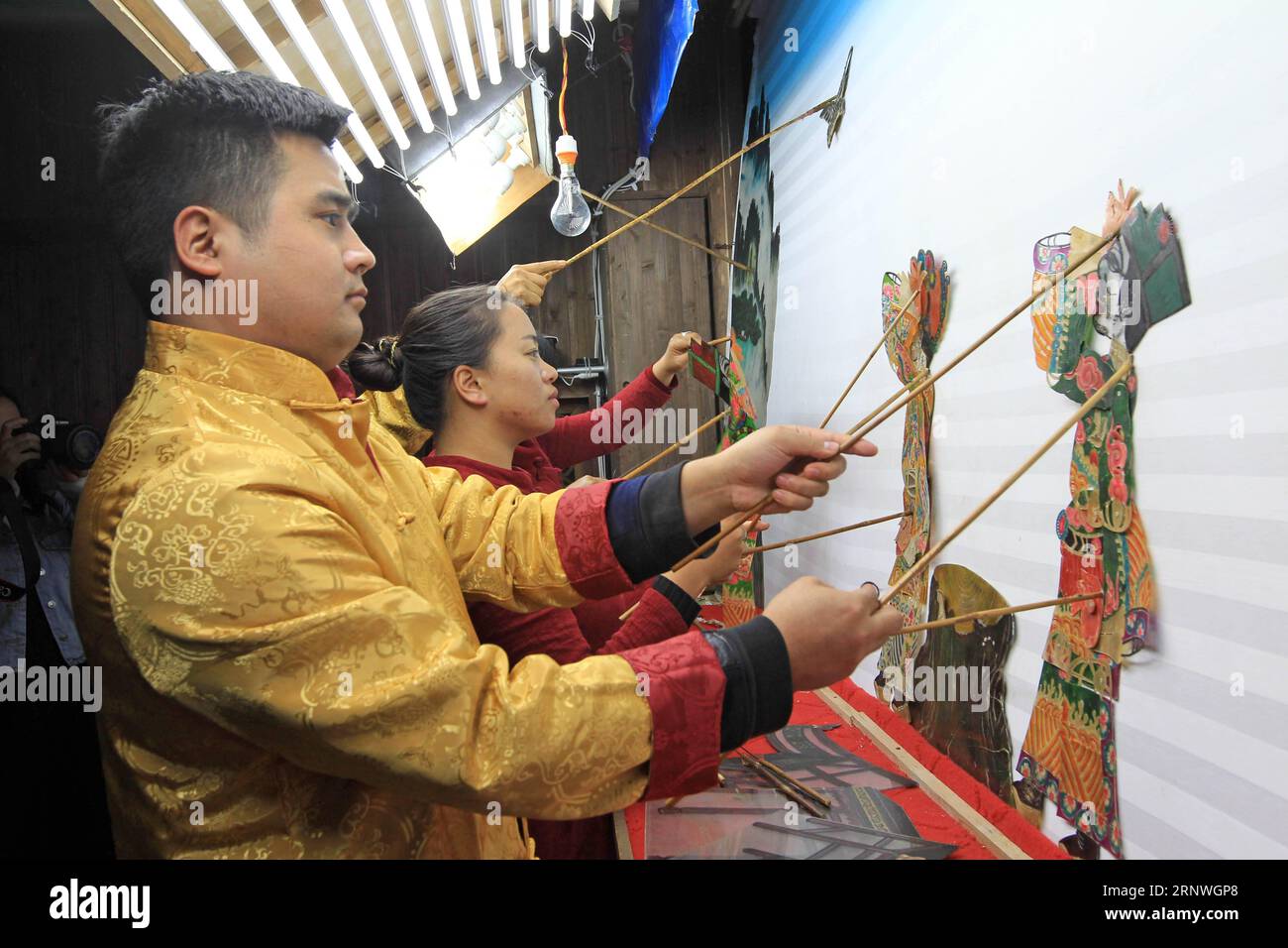 Flat puppets hi-res stock photography and images - Alamy