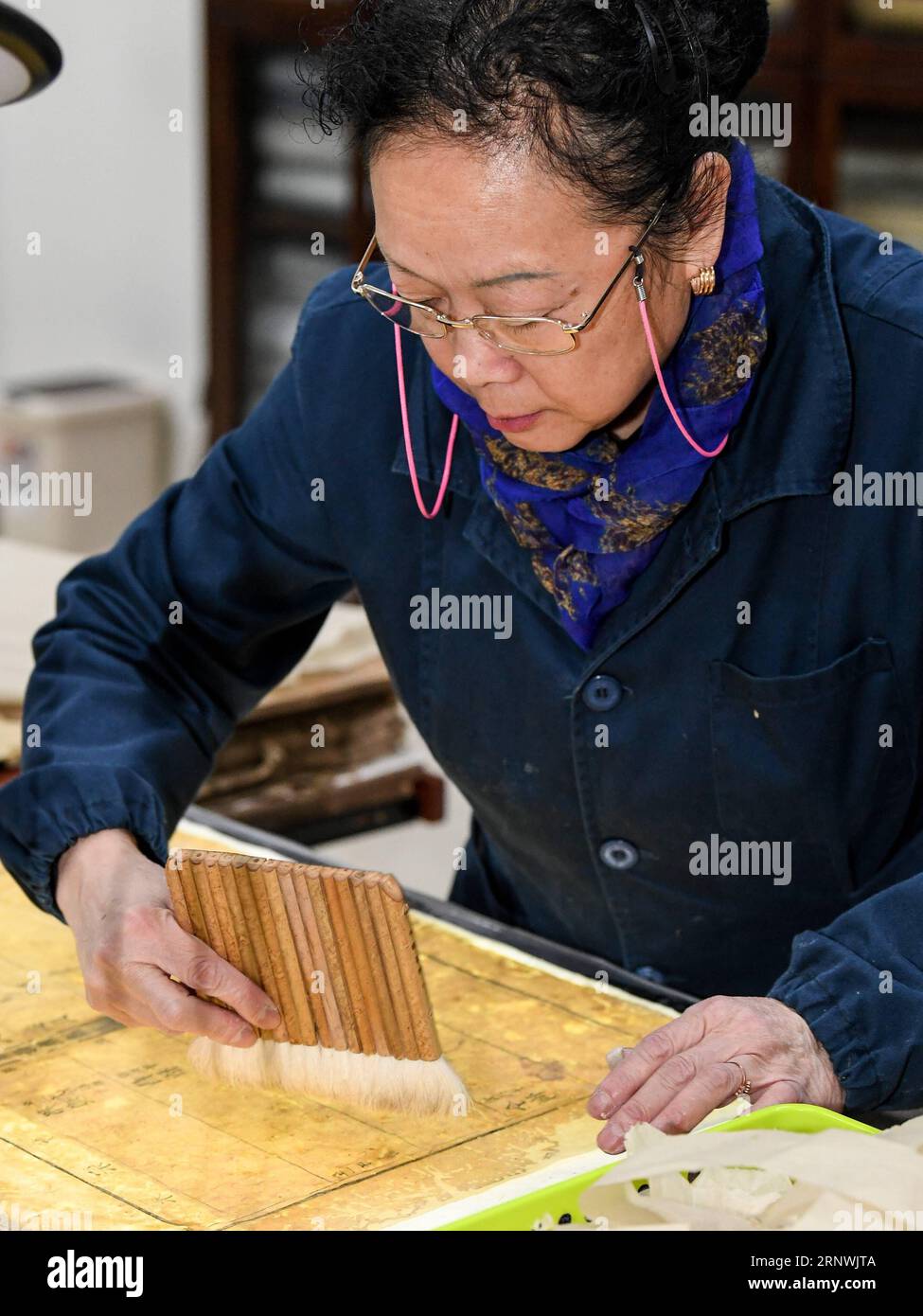 Understandchinese hi-res stock photography and images - Alamy