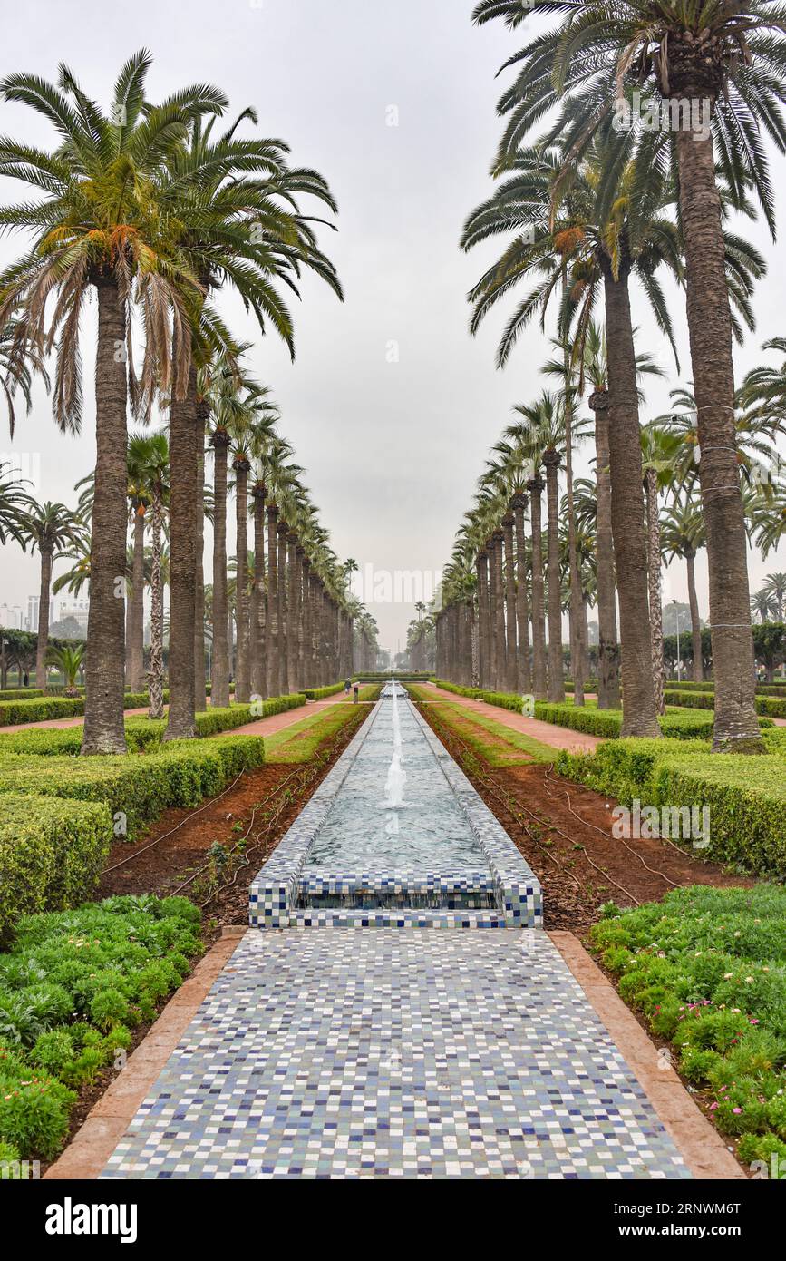 Land moroccan arabic geometric hi-res stock photography and images - Alamy