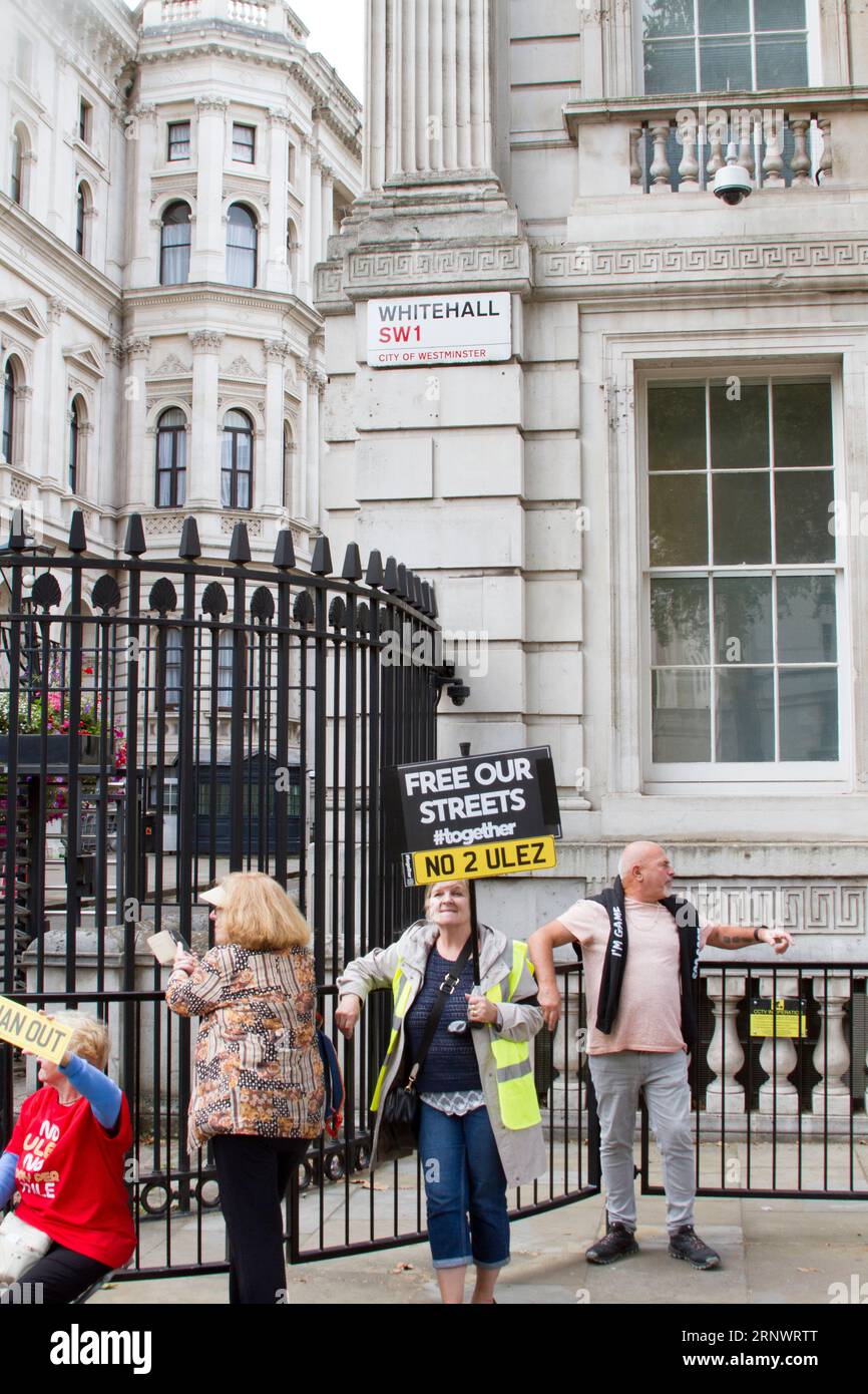 Stop ULEZ protest march outside Downing Street, London Stock Photo - Alamy