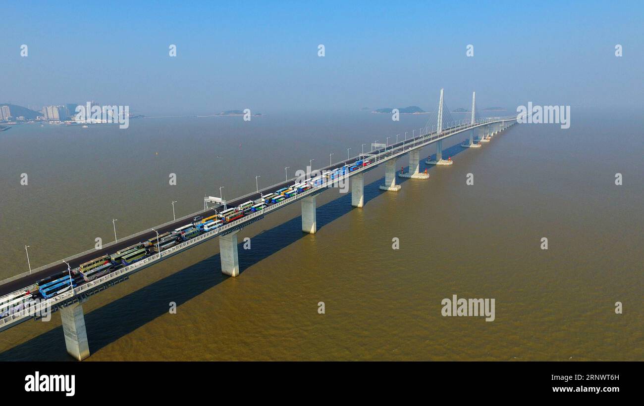 (171231) -- ZHUHAI, Dec. 31, 2017 -- Aerial photo taken on Dec. 31 ...