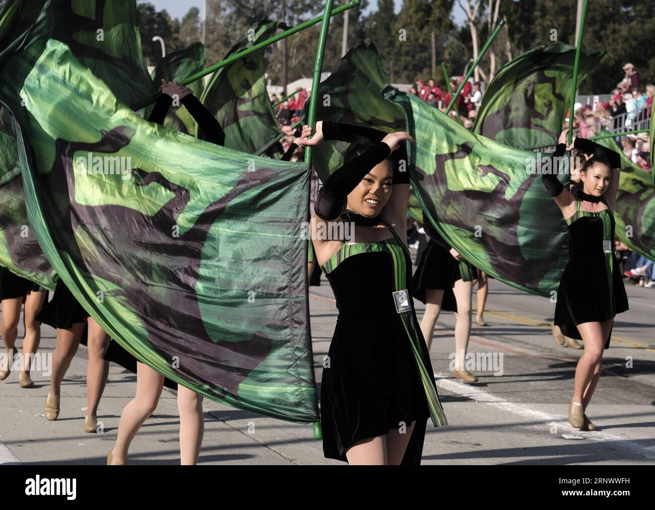 High school marching band rose parade hi-res stock photography and ...