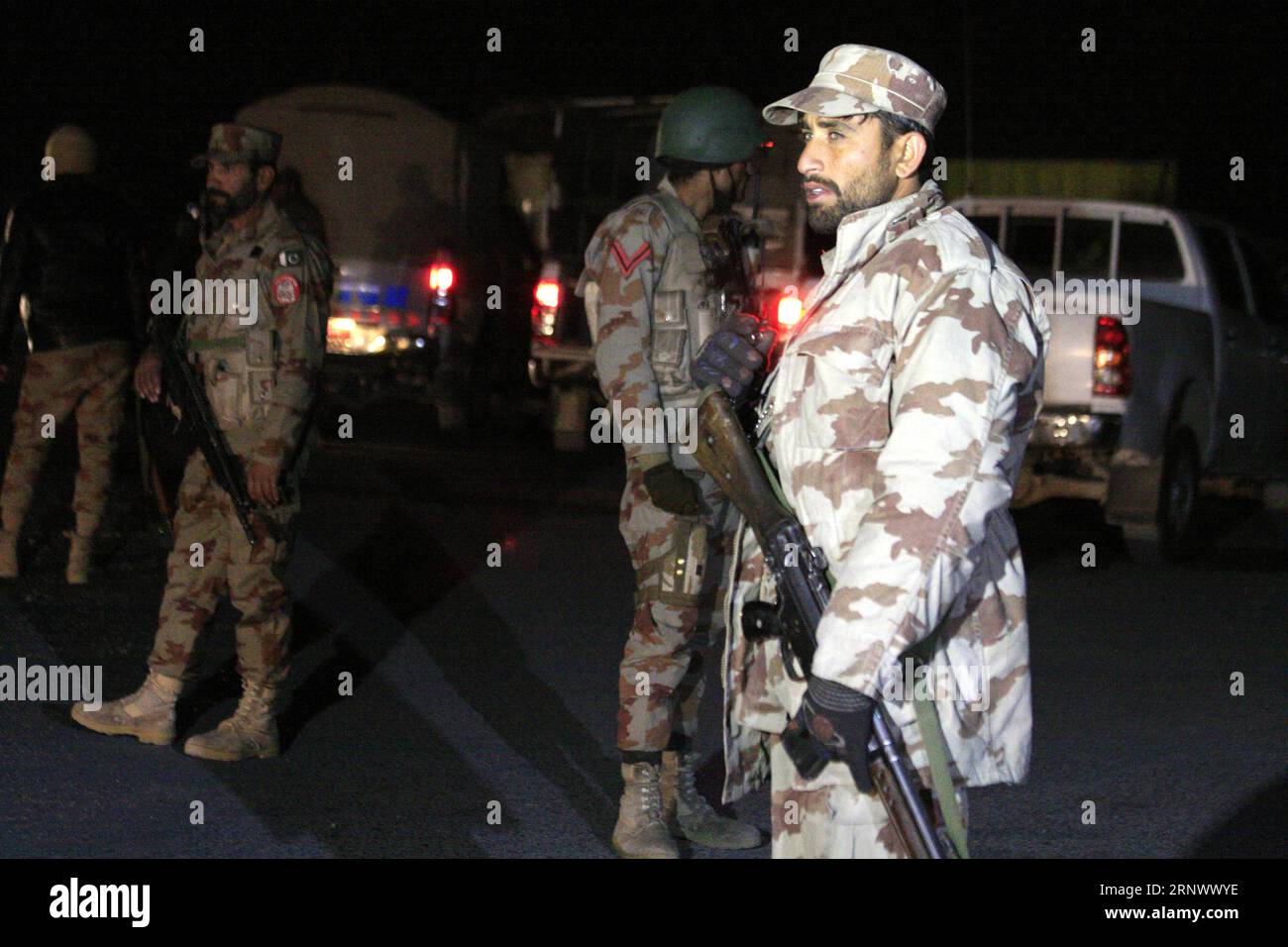 (180102) -- QUETTA (PAKISTAN), Jan. 2, 2018 -- Pakistani soldiers stand ...