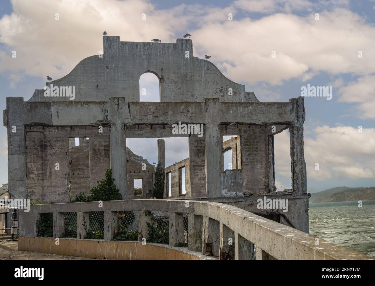 Alcatraz prison shore historical hi-res stock photography and images ...