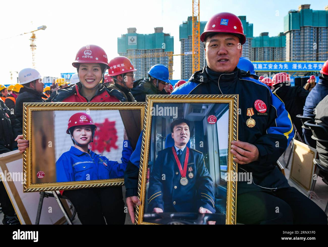 Team of subway construction workers hi-res stock photography and images ...
