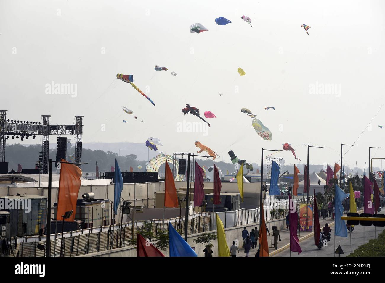 Different shapes of kites hi-res stock photography and images - Alamy