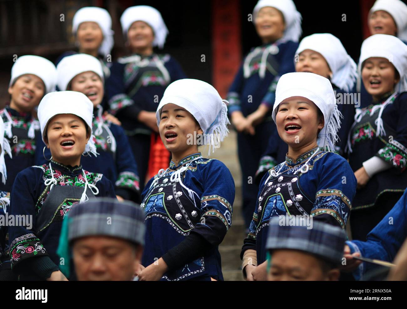 (180113) -- HUISHUI(GUIZHOU), Jan. 13, 2018 -- Villagers of Buyi ethnic ...