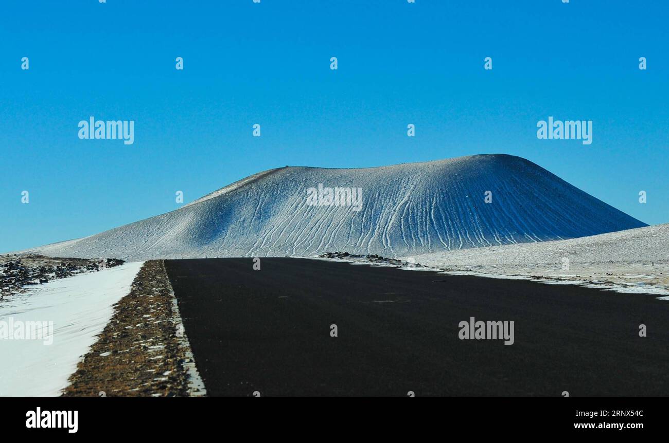 (180113) -- HOHHOT, Jan. 13, 2018 -- Photo taken on Jan. 13, 2018 shows ...