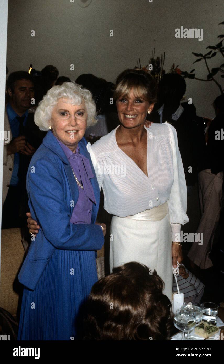 Helmut berger dynasty hi-res stock photography and images - Alamy