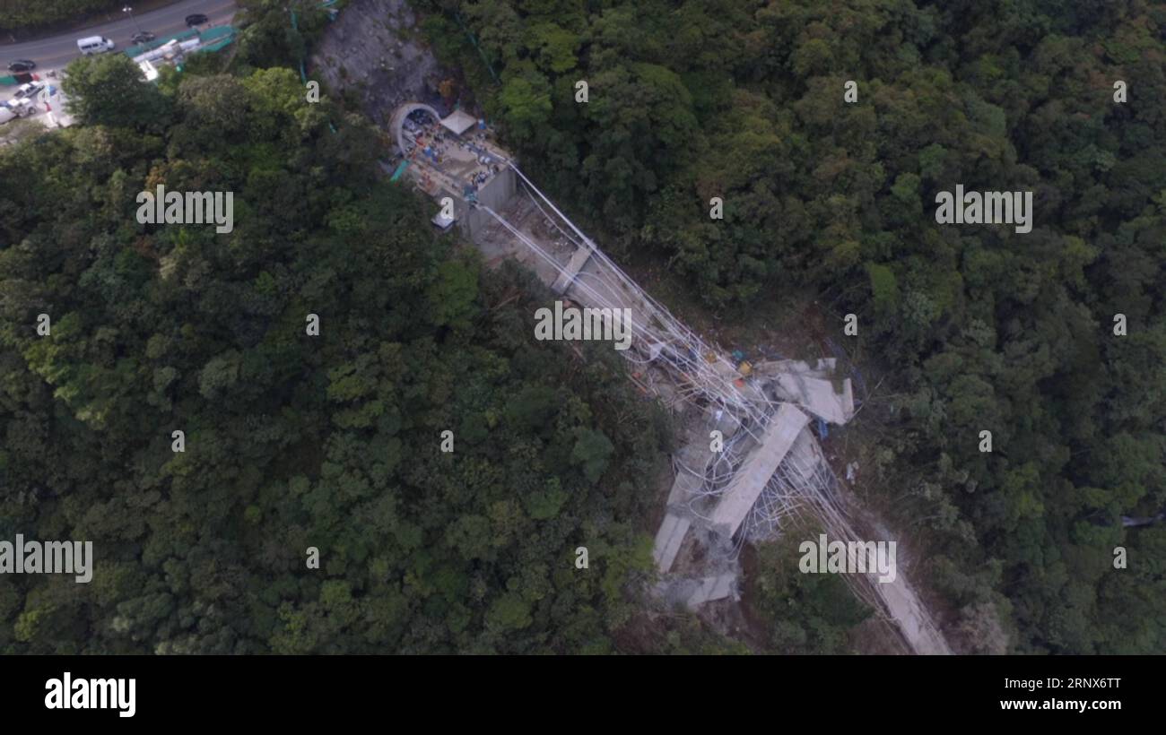 Colombia bridge collapse hi-res stock photography and images - Alamy