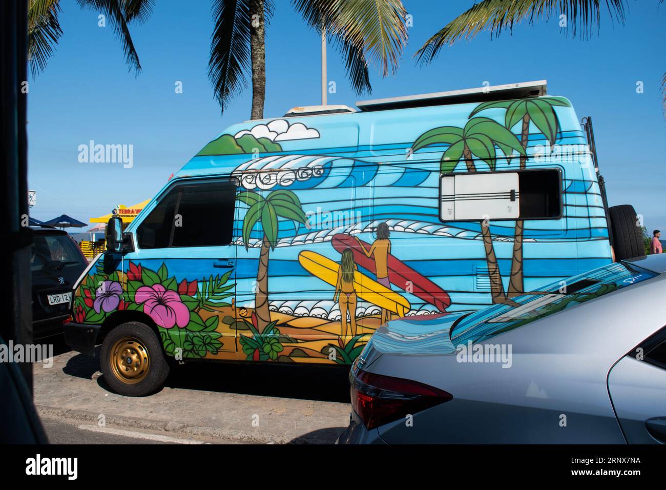 Surfing van hi-res stock photography and images - Alamy