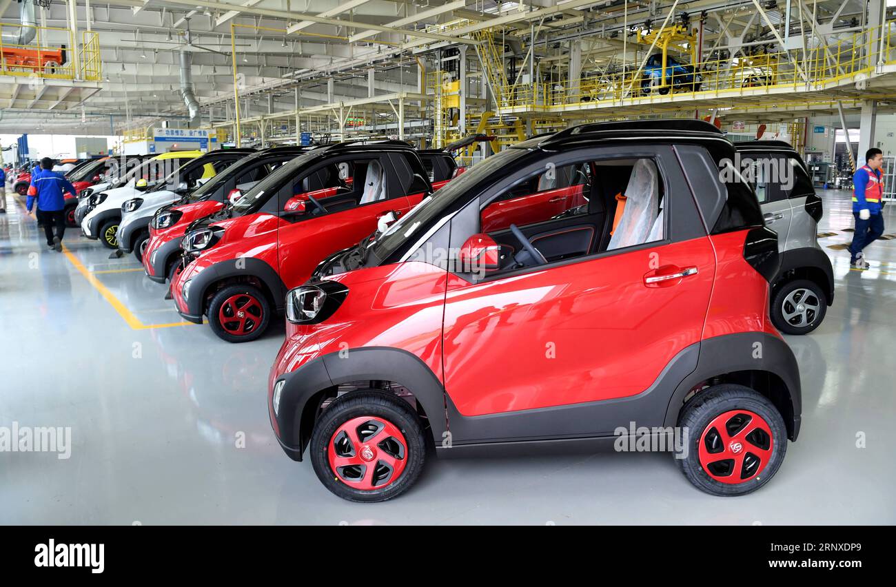 Wuling motors hi-res stock photography and images - Alamy