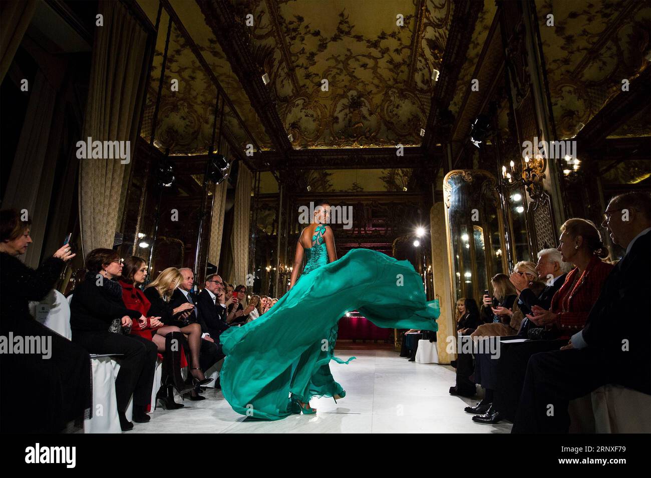 Altaroma rome hi-res stock photography and images - Alamy