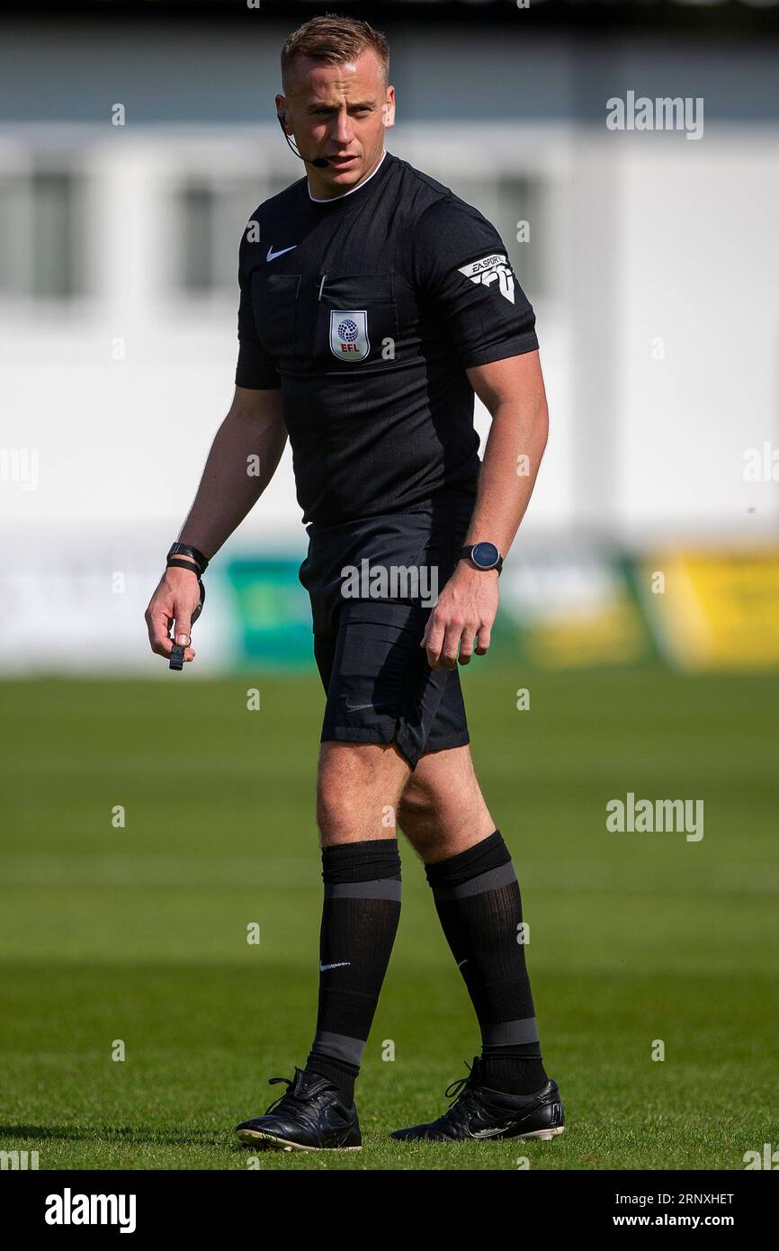 Scott jackson referee hi-res stock photography and images - Alamy