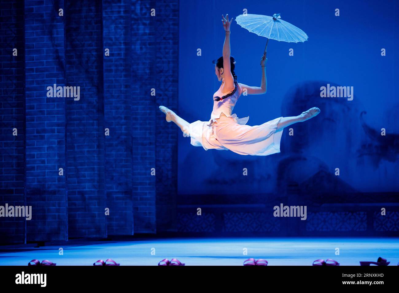 John dance racing hi-res stock photography and images - Alamy