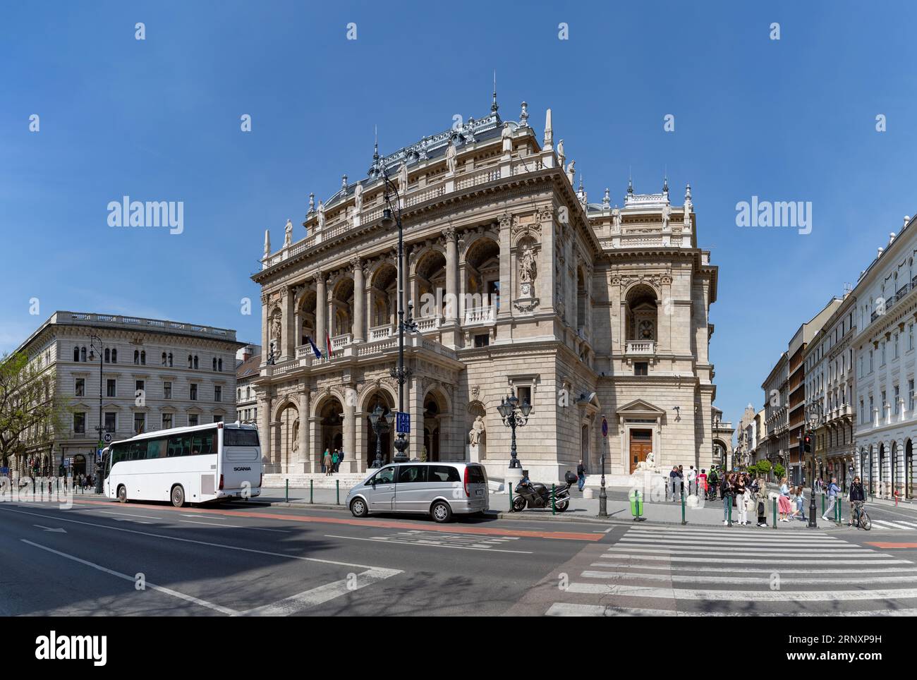 Budapest opera hi-res stock photography and images - Alamy