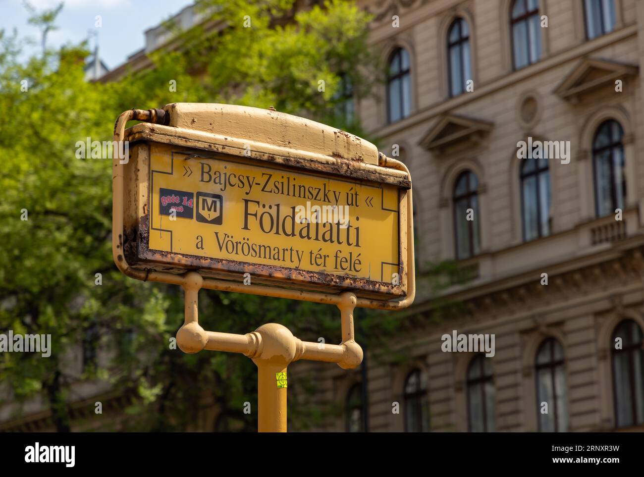Budapest metro sign hi-res stock photography and images - Alamy