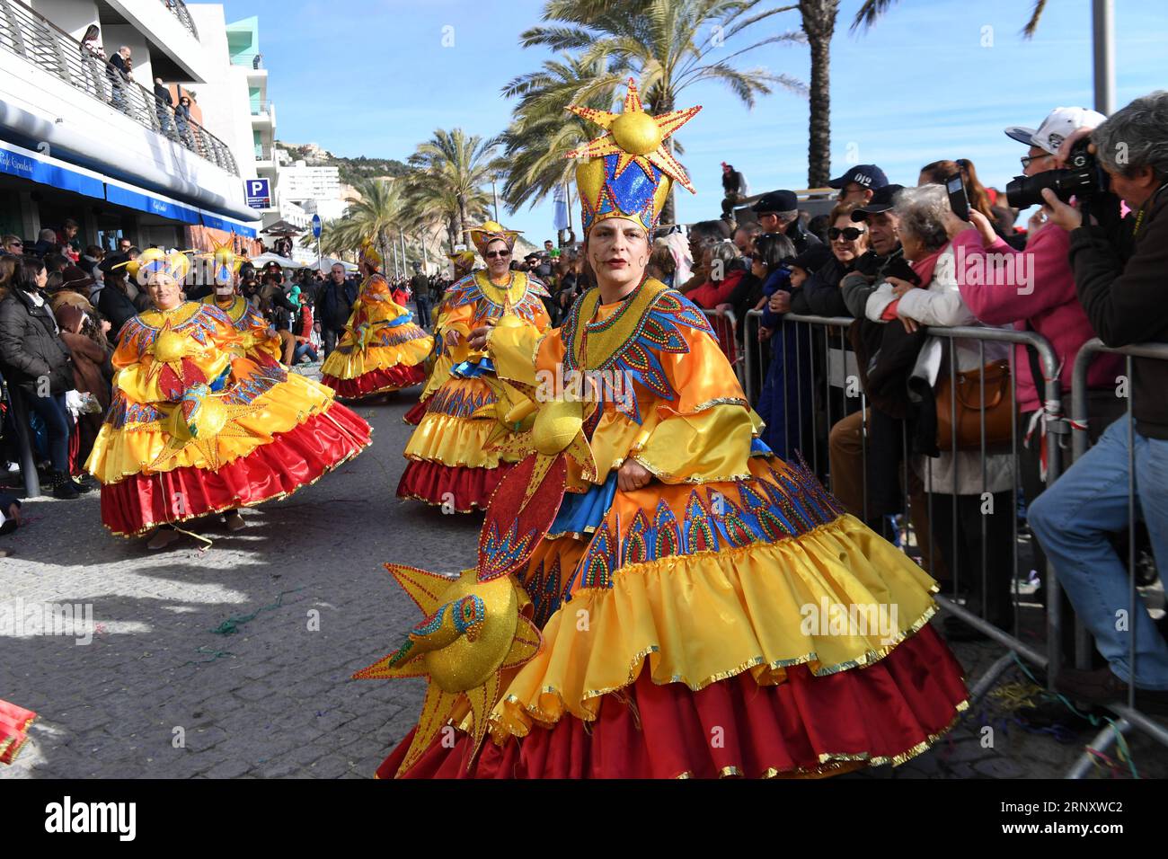 (180214) -- LISBON, Feb. 14, 2018 -- Revellers participate in a samba ...