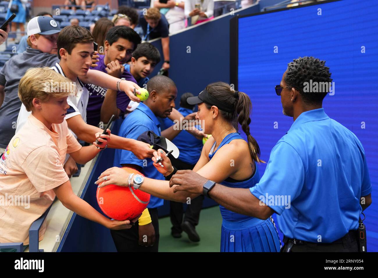 Jessica Pegula signs autographs for fans after a women's singles match ...