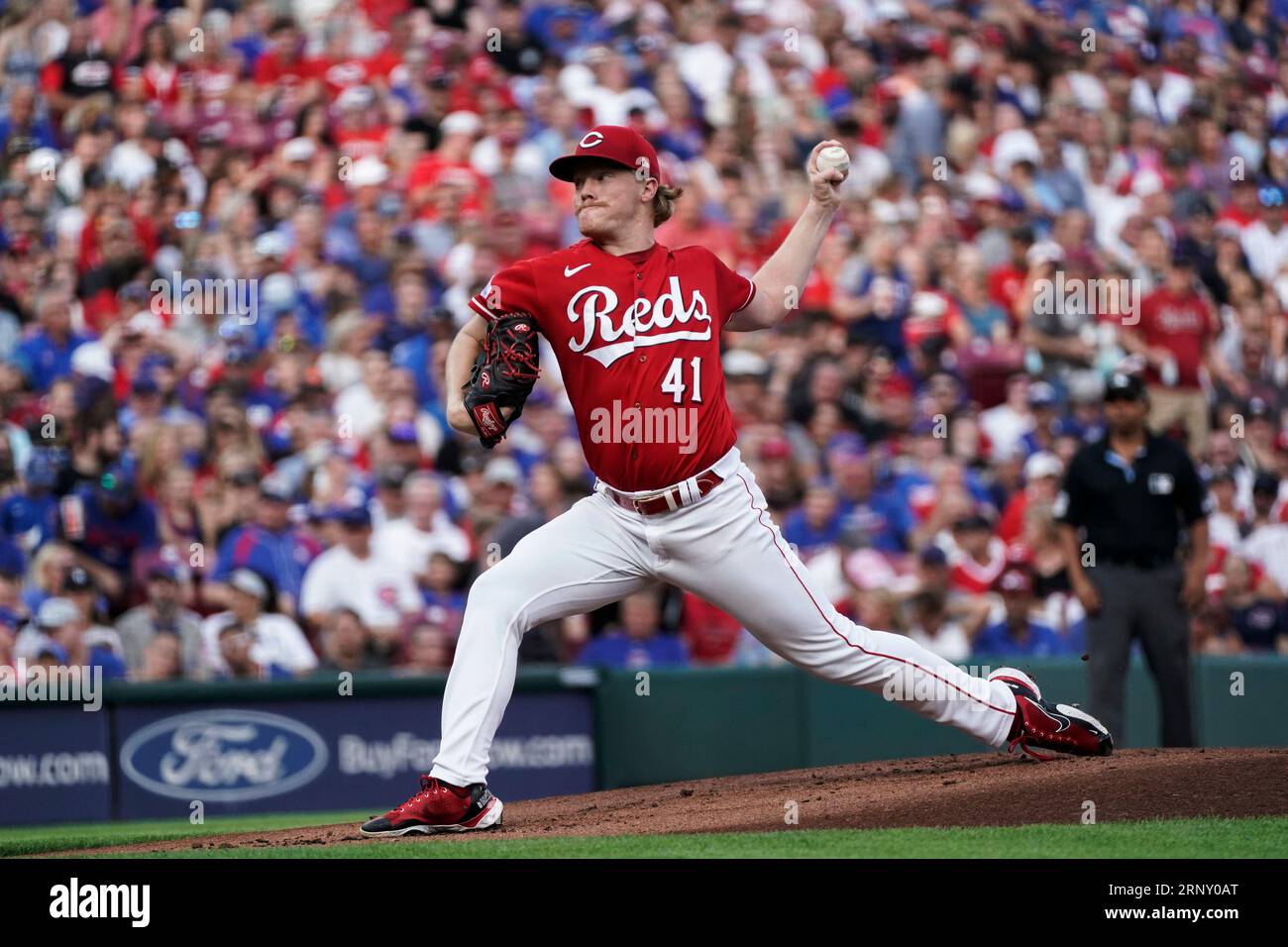 Cincinnati Reds starting pitcher Andrew Abbott delivers to a Chicago ...