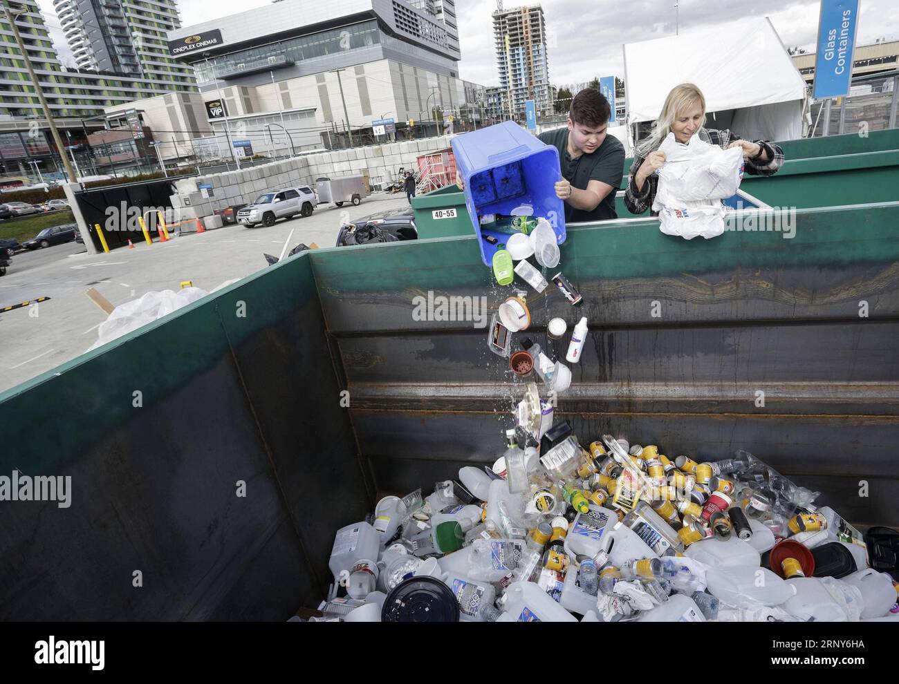 Garbage collection vancouver hi-res stock photography and images - Alamy