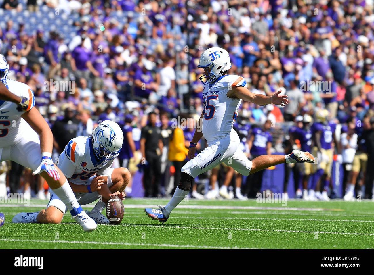 Seattle, WA, USA. 02nd Sep, 2023. Boise State Broncos place kicker ...