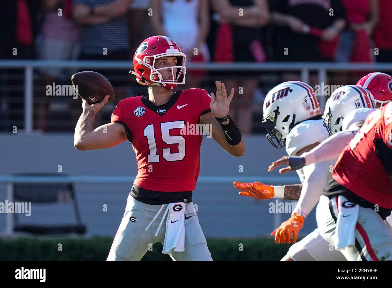 Georgia quarterback Carson Beck (15) throws from the pocket during the ...