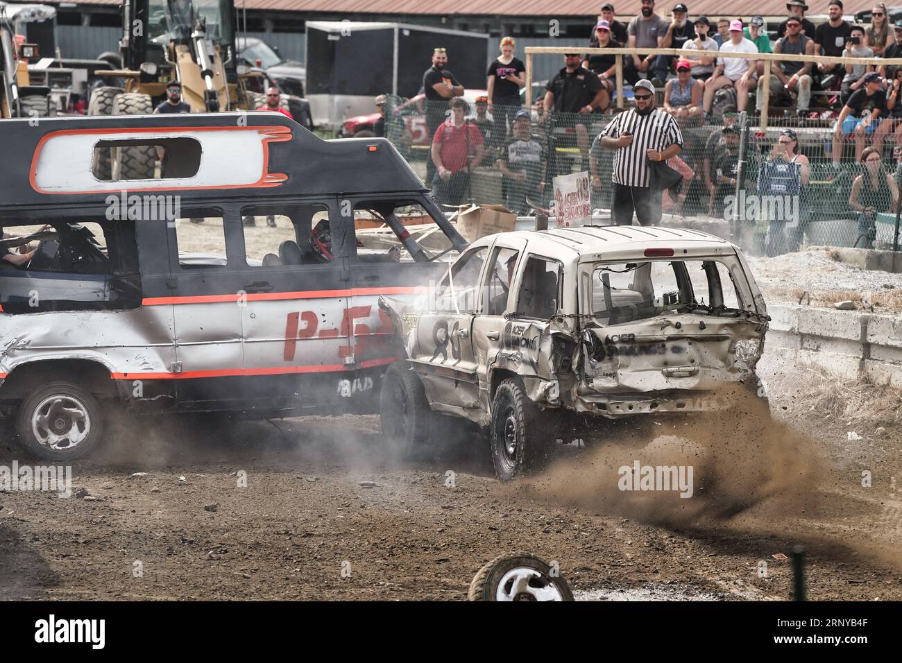 Demolition accident hi-res stock photography and images - Alamy