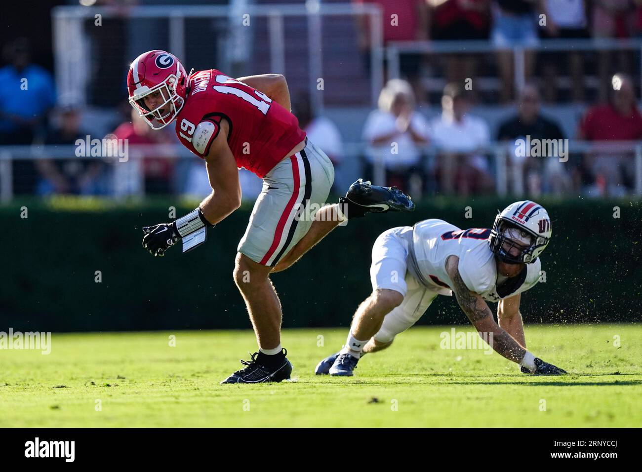 Georgia tight end Brock Bowers (19) gets past Tennessee-Martin safety ...