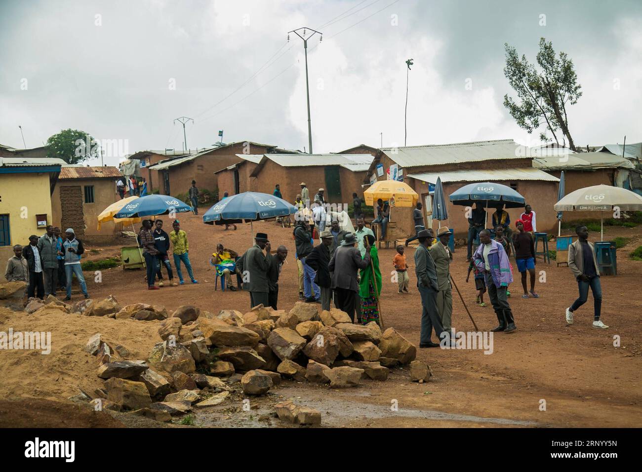 Rwanda refugee camp hi-res stock photography and images - Alamy