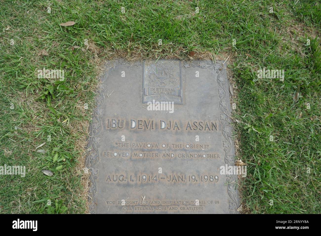 Los Angeles, California, USA 1st September 2023 Dancer Abu Devi Aja Assan Grave in Gentleness ...
