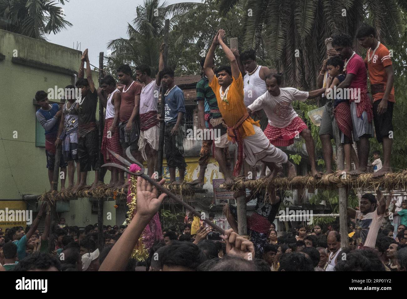 (180413) -- KOLKATA, April 13, 2018 -- Indian Hindu devotees perform ...