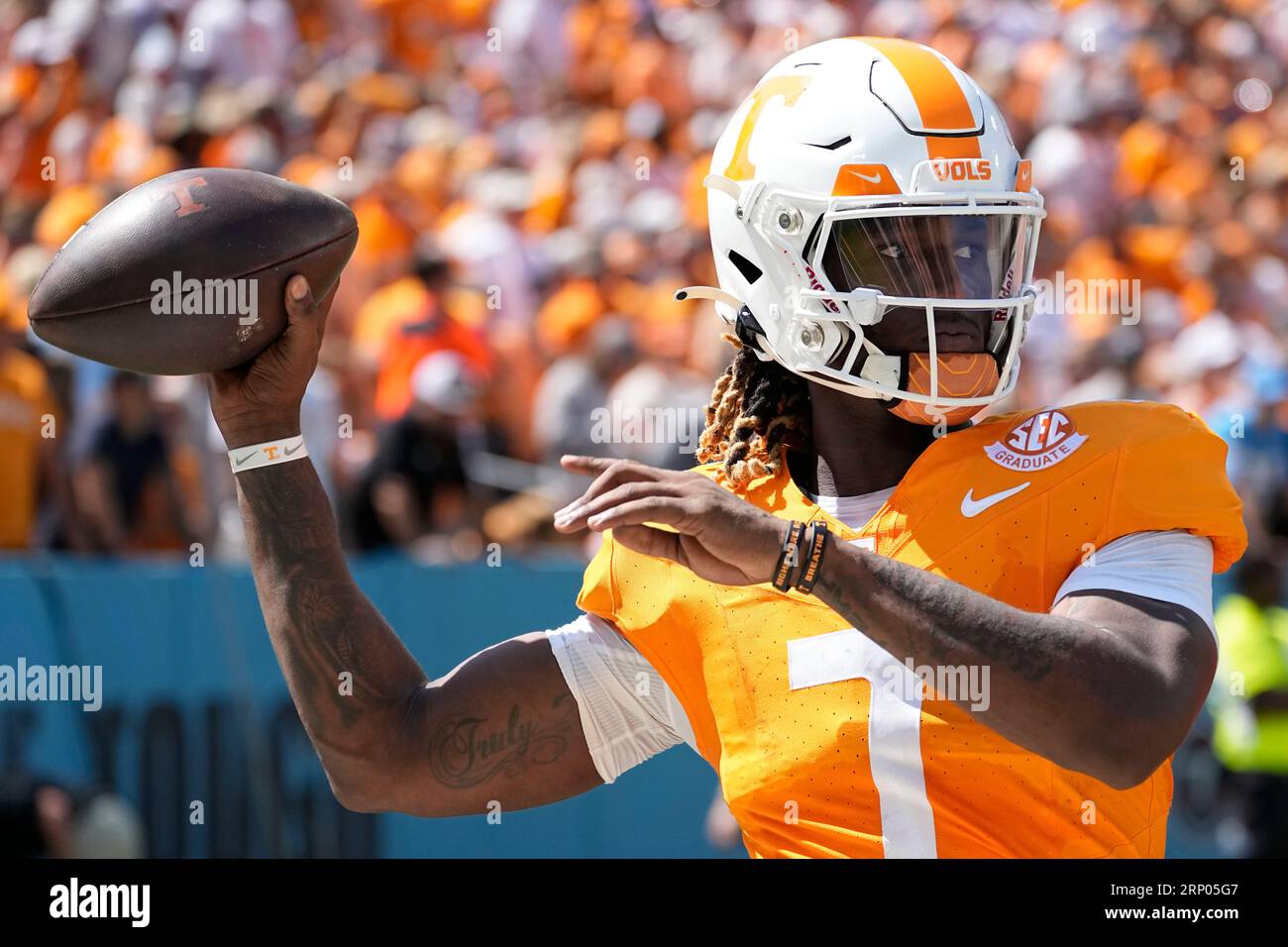 Tennessee quarterback Joe Milton III (7) warms up on the sideline ...