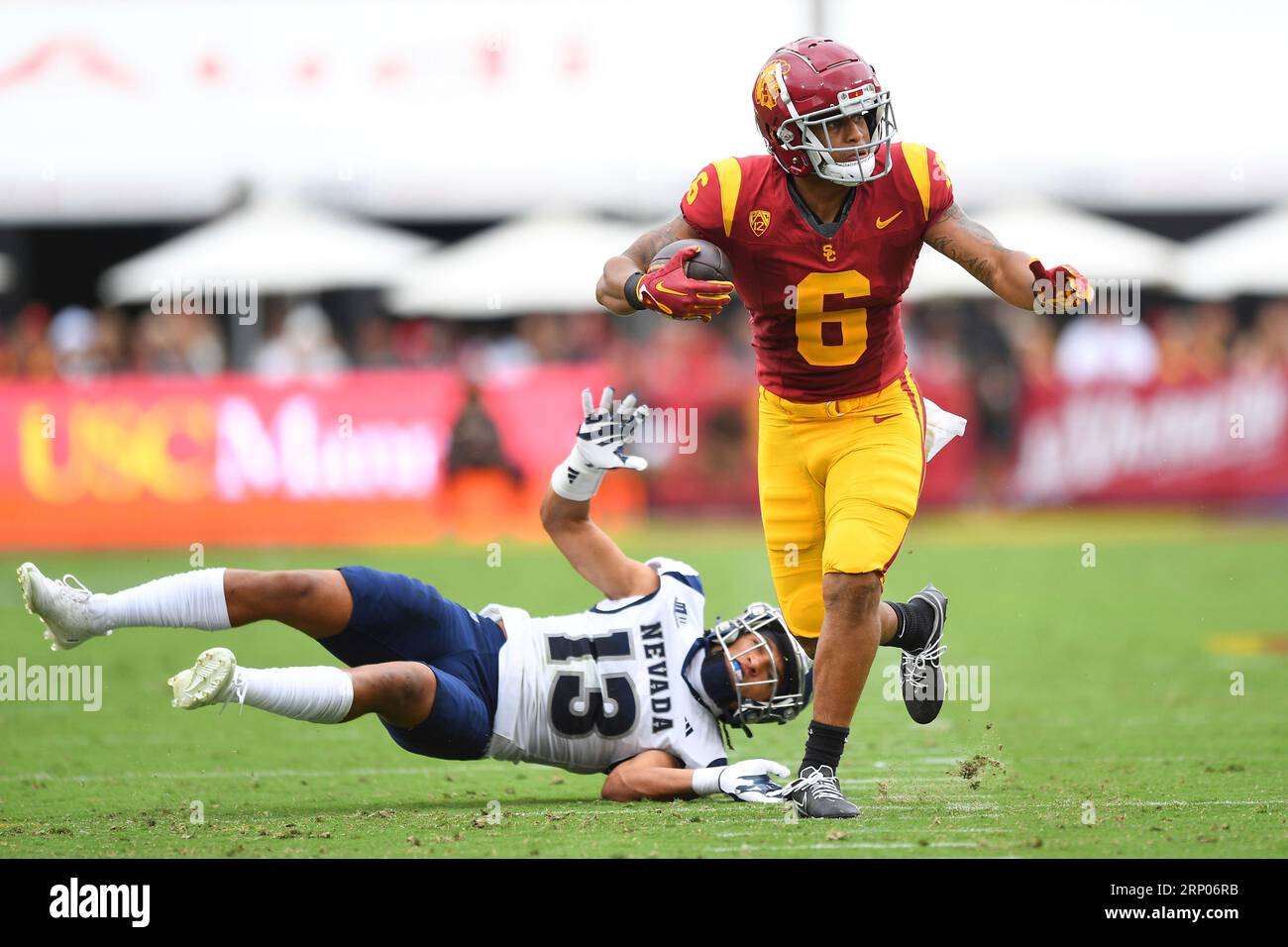 LOS ANGELES, CA - SEPTEMBER 02: USC Trojans running back Austin Jones ...