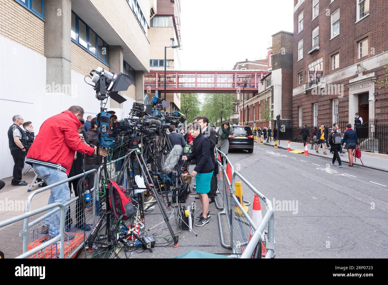 Lindo wing mary hospital hi-res stock photography and images - Alamy