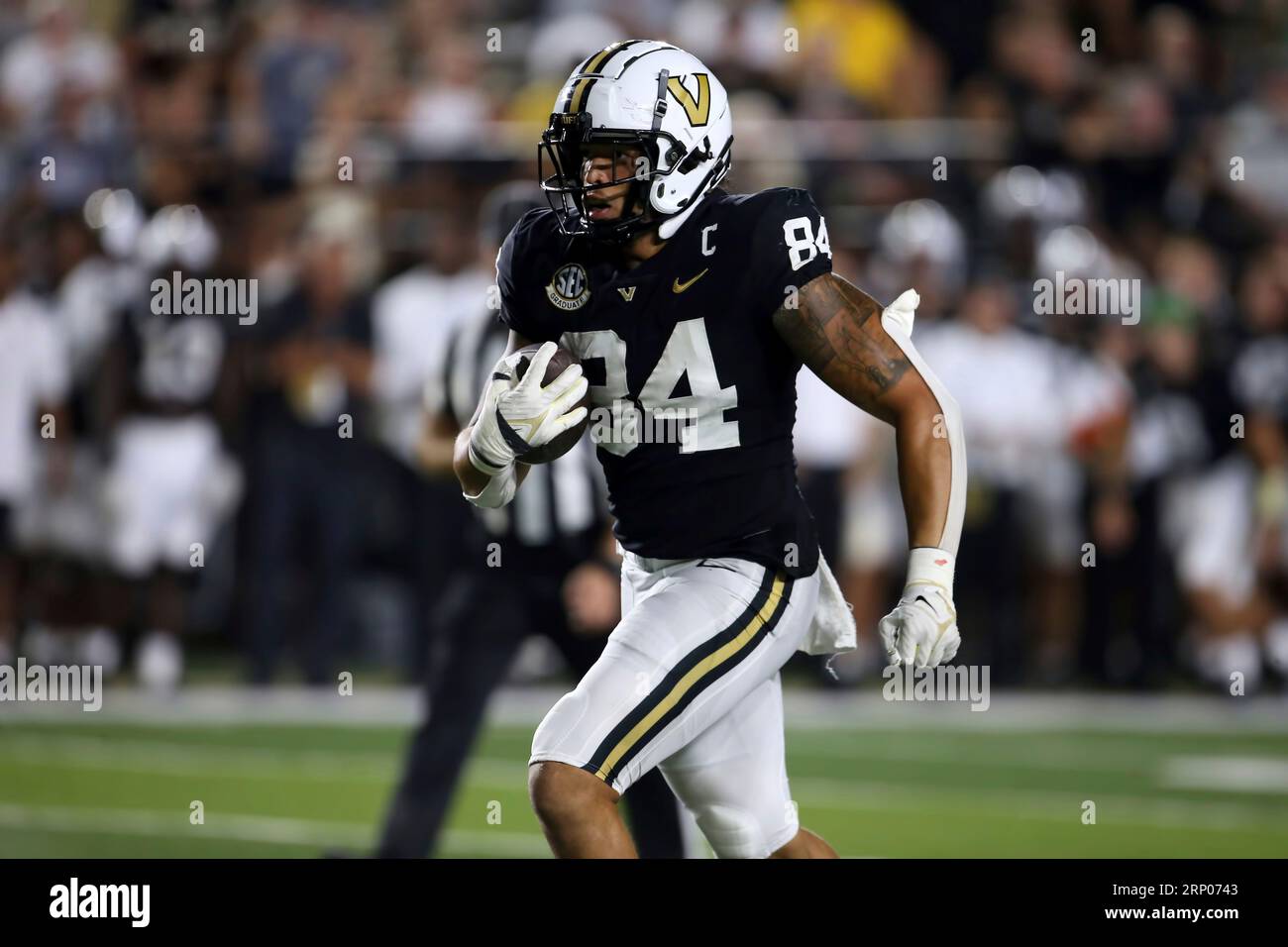 NASHVILLE, TN - SEPTEMBER 02: Vanderbilt Commodores tight end Justin ...