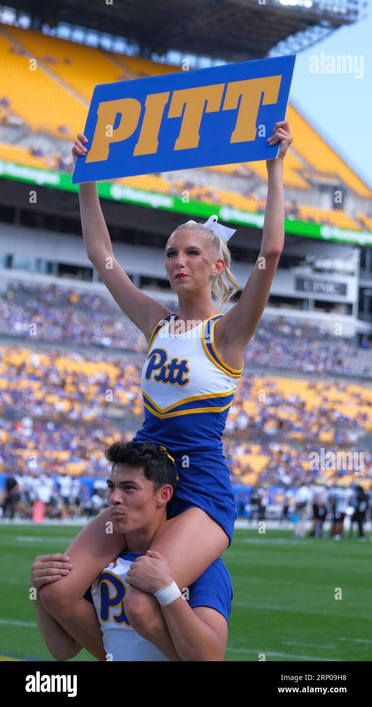 Pitt Cheerleaders