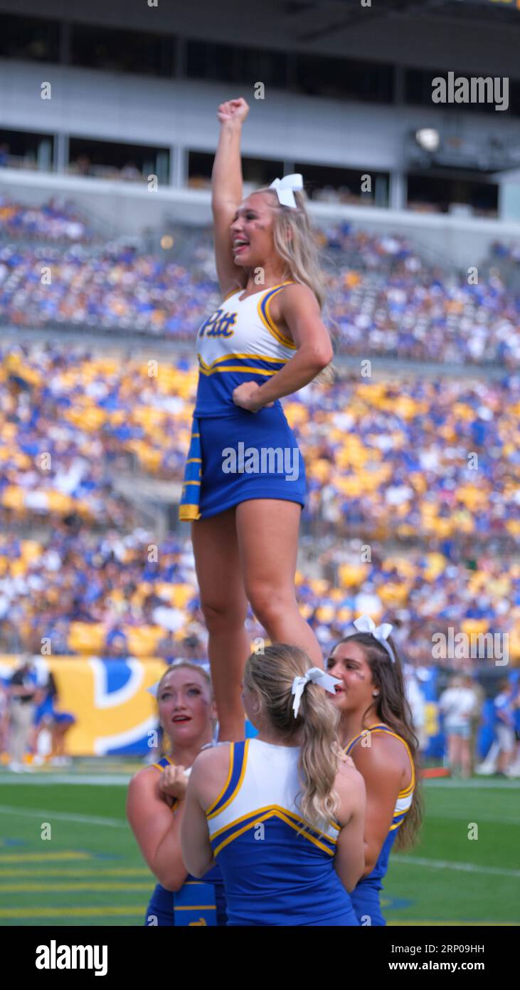 Pitt Cheerleaders