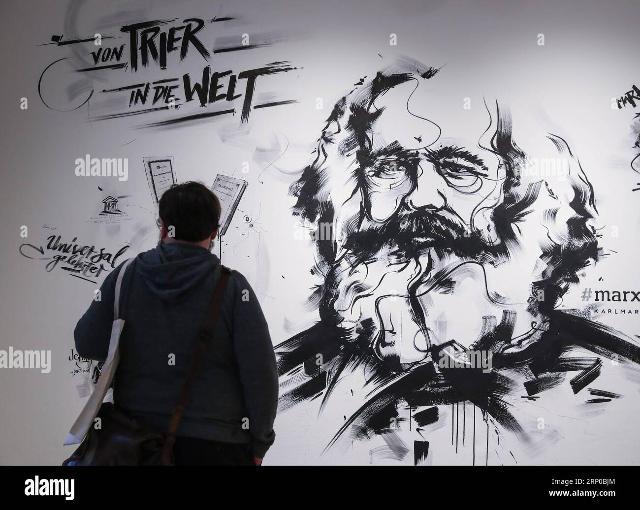 Karl marx painting hi-res stock photography and images - Alamy