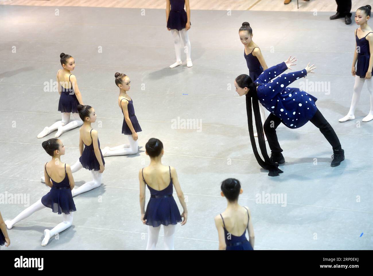 (180510) -- BEIJING, May 10, 2018 -- Feng Ying, director of the ...