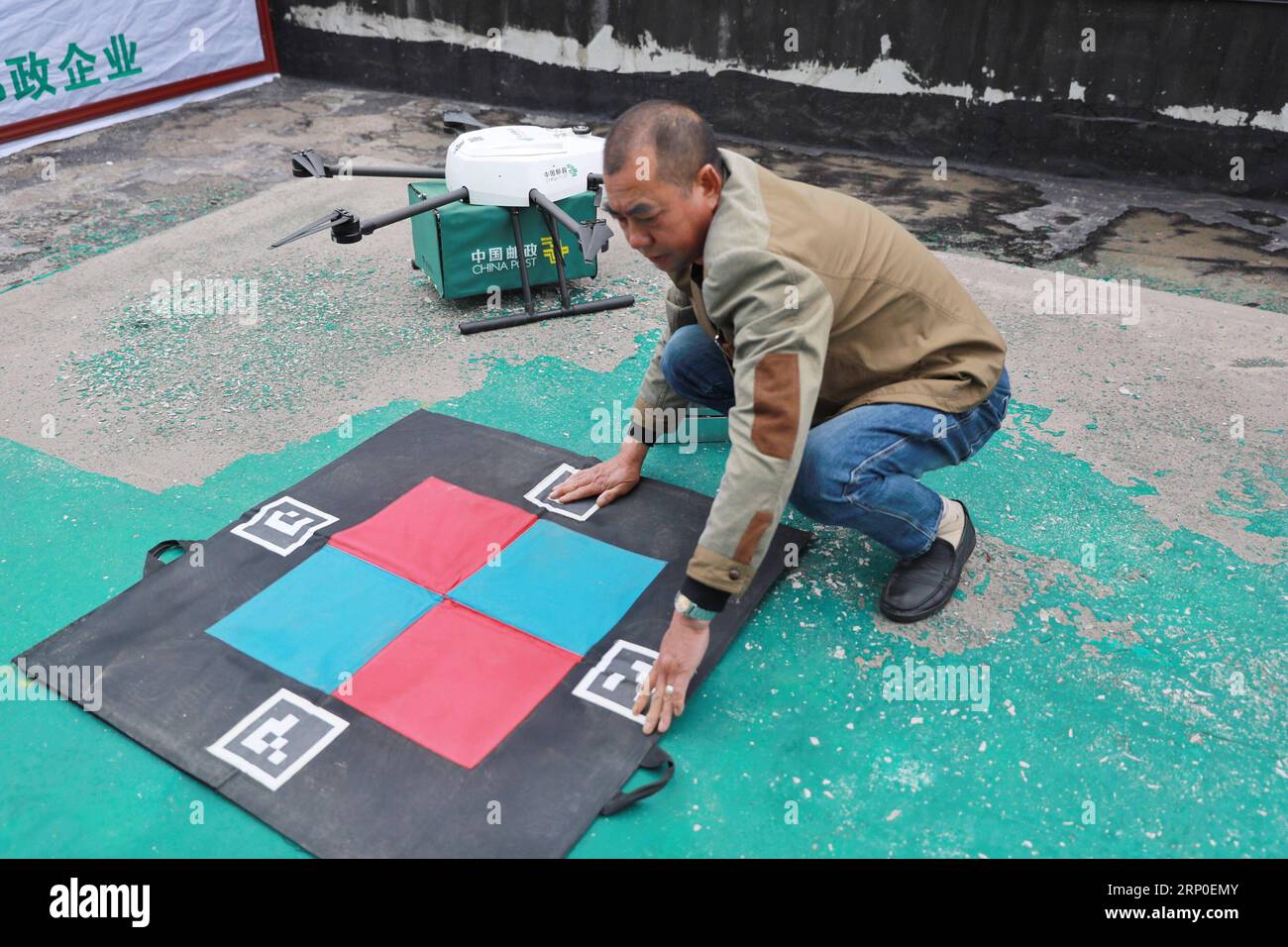 Weighing over 10 kilograms hi-res stock photography and images - Alamy