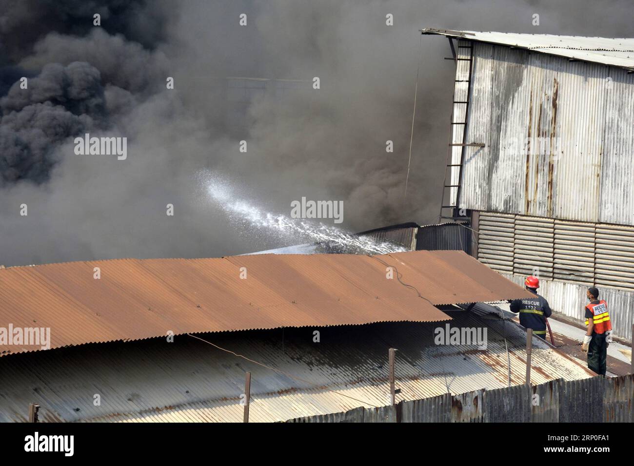 Fire in factory unit hi-res stock photography and images - Alamy
