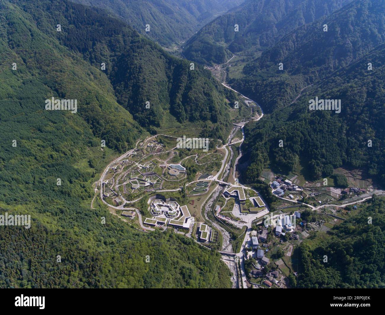 (180516) -- WOLONG, May 16, 2018 -- Aerial photo taken on May 16, 2018 ...